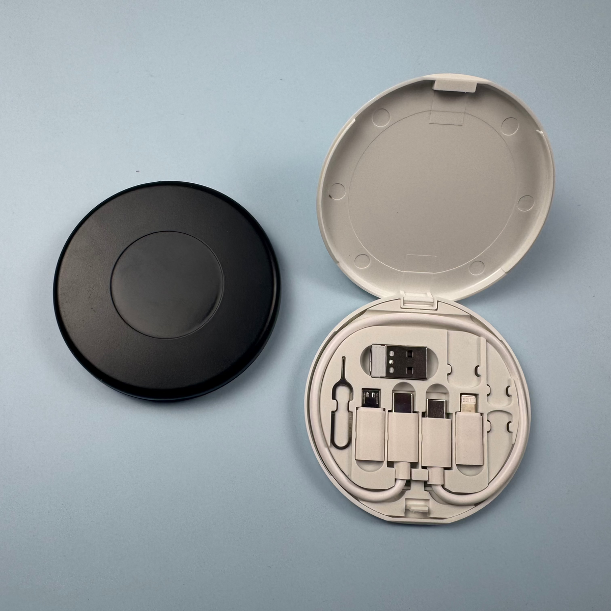 Estuche Tecnologico con Conectores – Kreations Design Studio